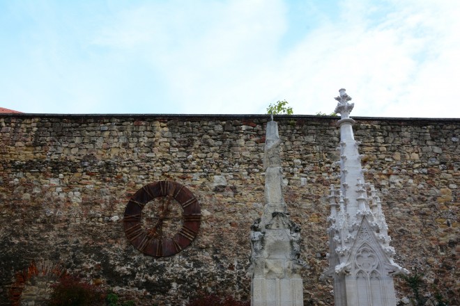 (FOTO) Stari sat pokraj zagrebačke katedrale: Trenutak kada je vrijeme ...