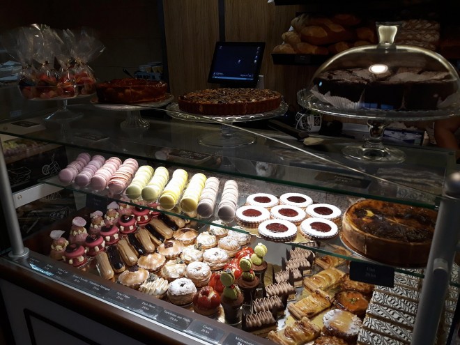 (FOTO) U Zagrebu je otvorena klasična francuska slastičarnica. Evo što ...