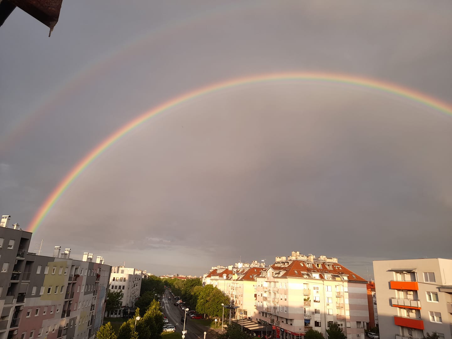 (FOTO) Prekrasna duga oduševila Zagrepčane: Prizor koji je uljepšao ...