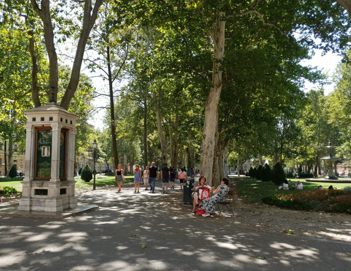 (FOTO) METEOROLOŠKI SAT NA ZRINJEVCU POKAZUJE 34 STUPNJA U HLADU ...