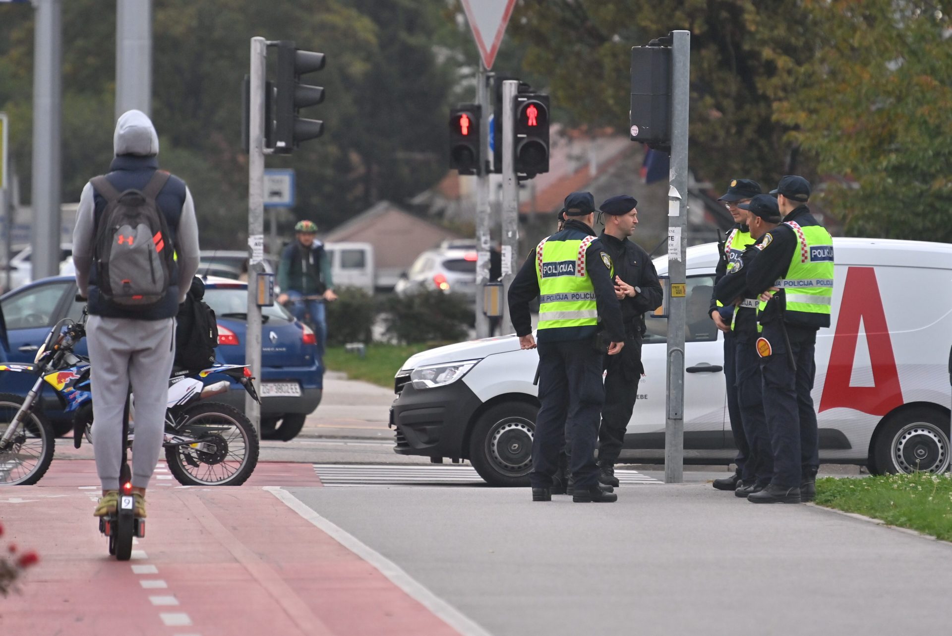(FOTO) KRIMSKI SAMIT U ZAGREBU: Interventna policija na ulicama, sigurnosne provjere kod ...