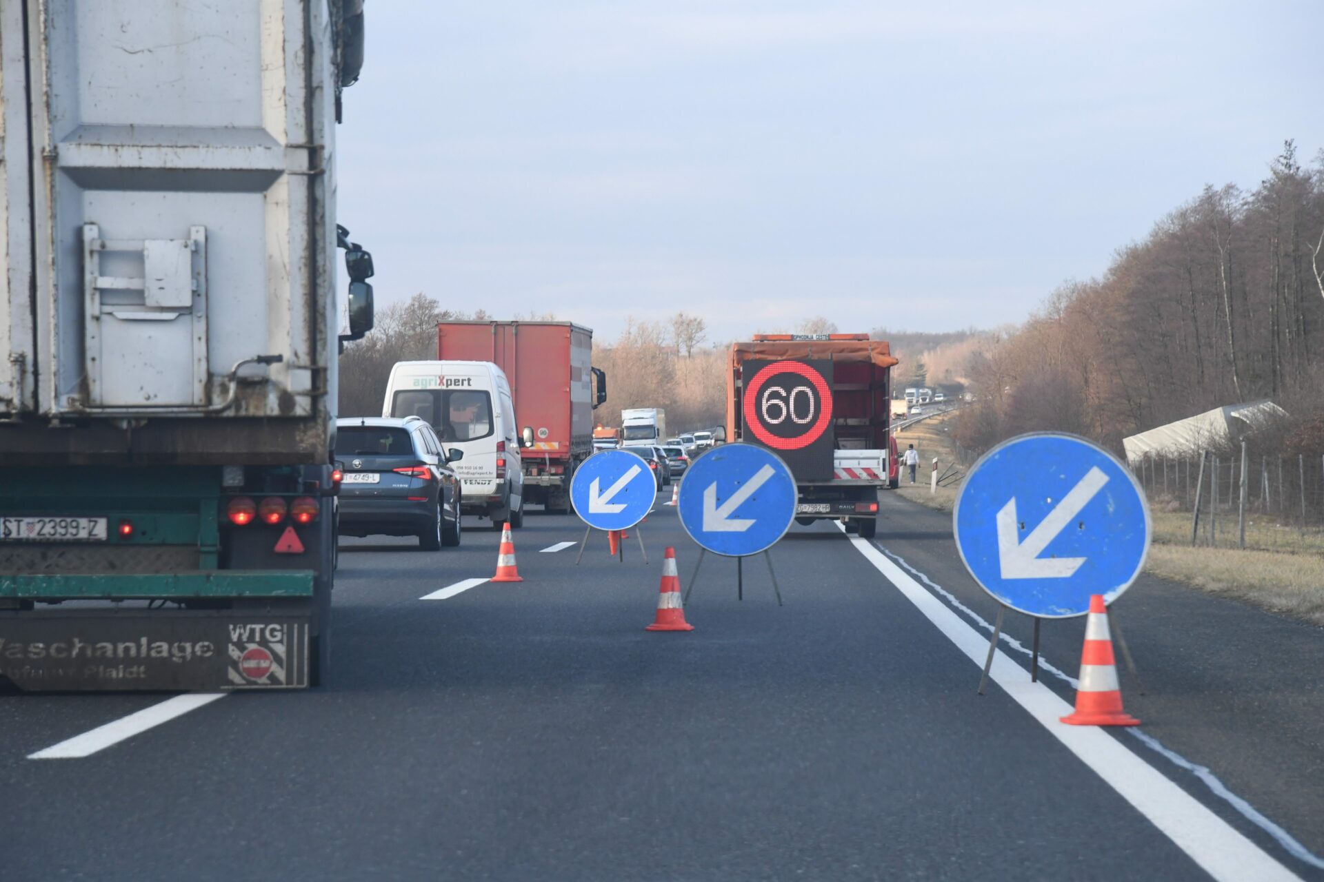 PROMETNA NESREĆA NA AUTOCESTI! U tunelu u smjeru Rijeke promet se ...