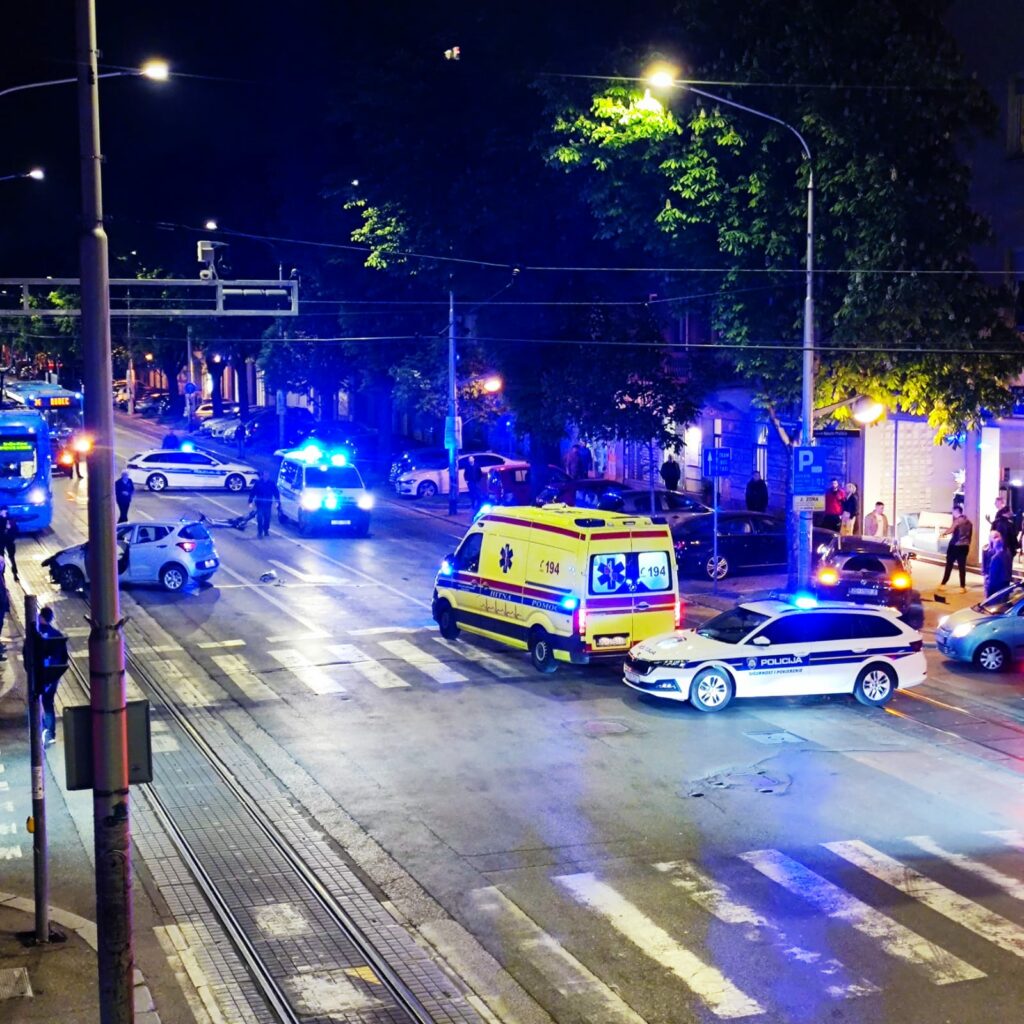 (FOTO/VIDEO) PROMETNA NESREĆA NA MAKSIMIRSKOJ! Ima ozlijeđenih ...