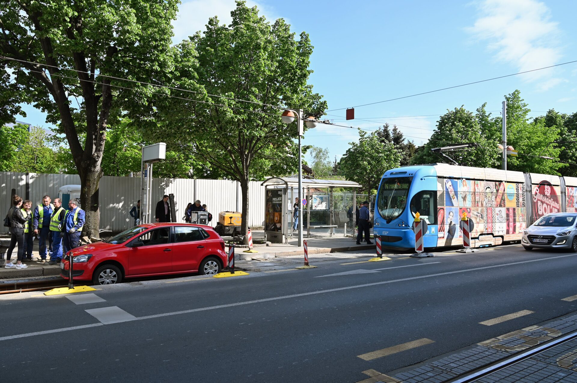 (FOTO) OGROMNA GUŽVA NA SAVSKOJ! Zbog neopreznog vozača promet je ...