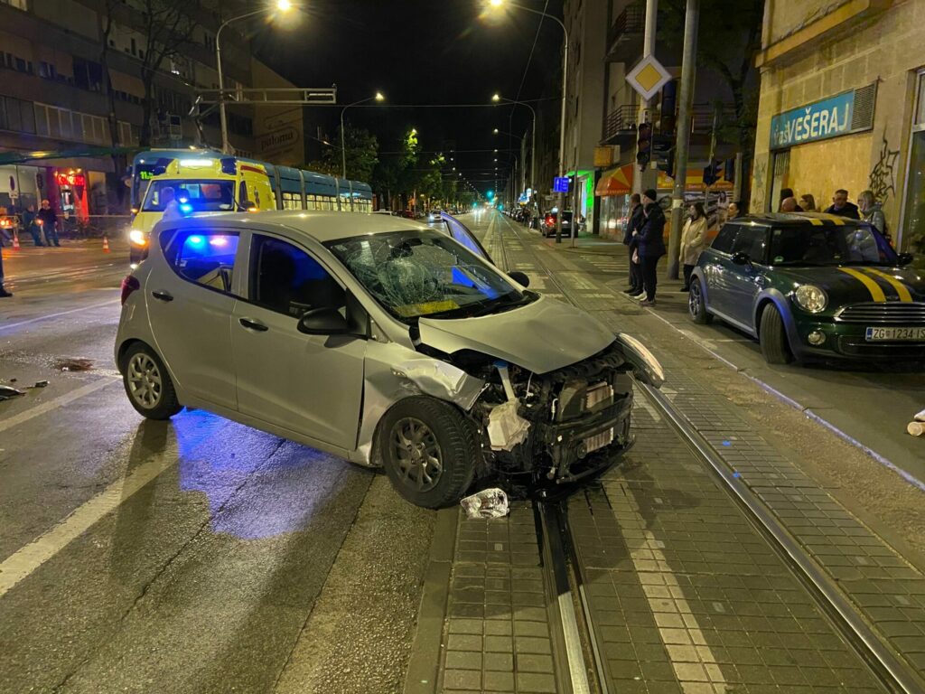 (FOTO/VIDEO) PROMETNA NESREĆA NA MAKSIMIRSKOJ! Ima ozlijeđenih ...