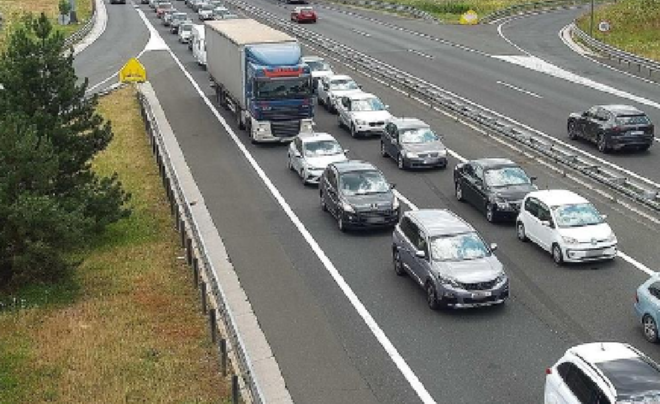 Velike gužve prema Zagrebu: Zbog nesreće na A1 kolona duga čak 10 kilometara - Zagreb.info