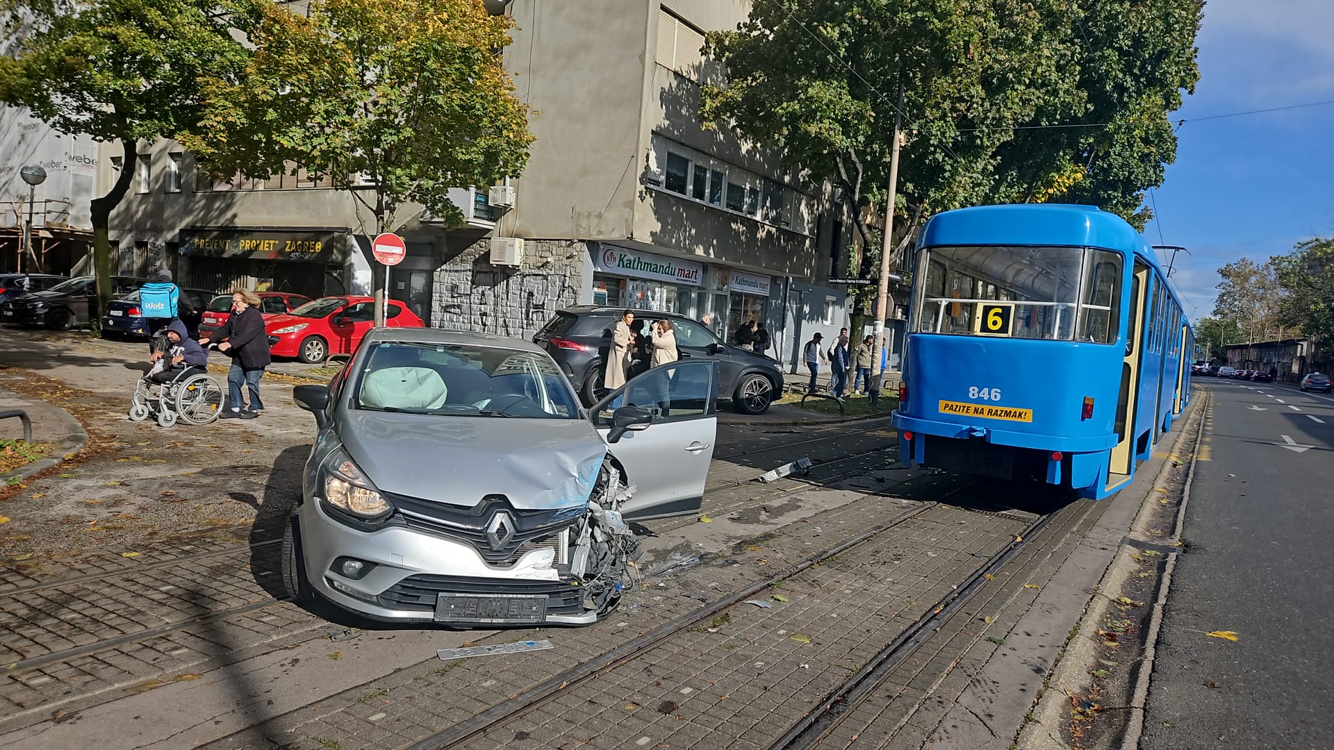 Sudar na Branimirovoj: Obustavljen promet tramvajima - Zagreb.info