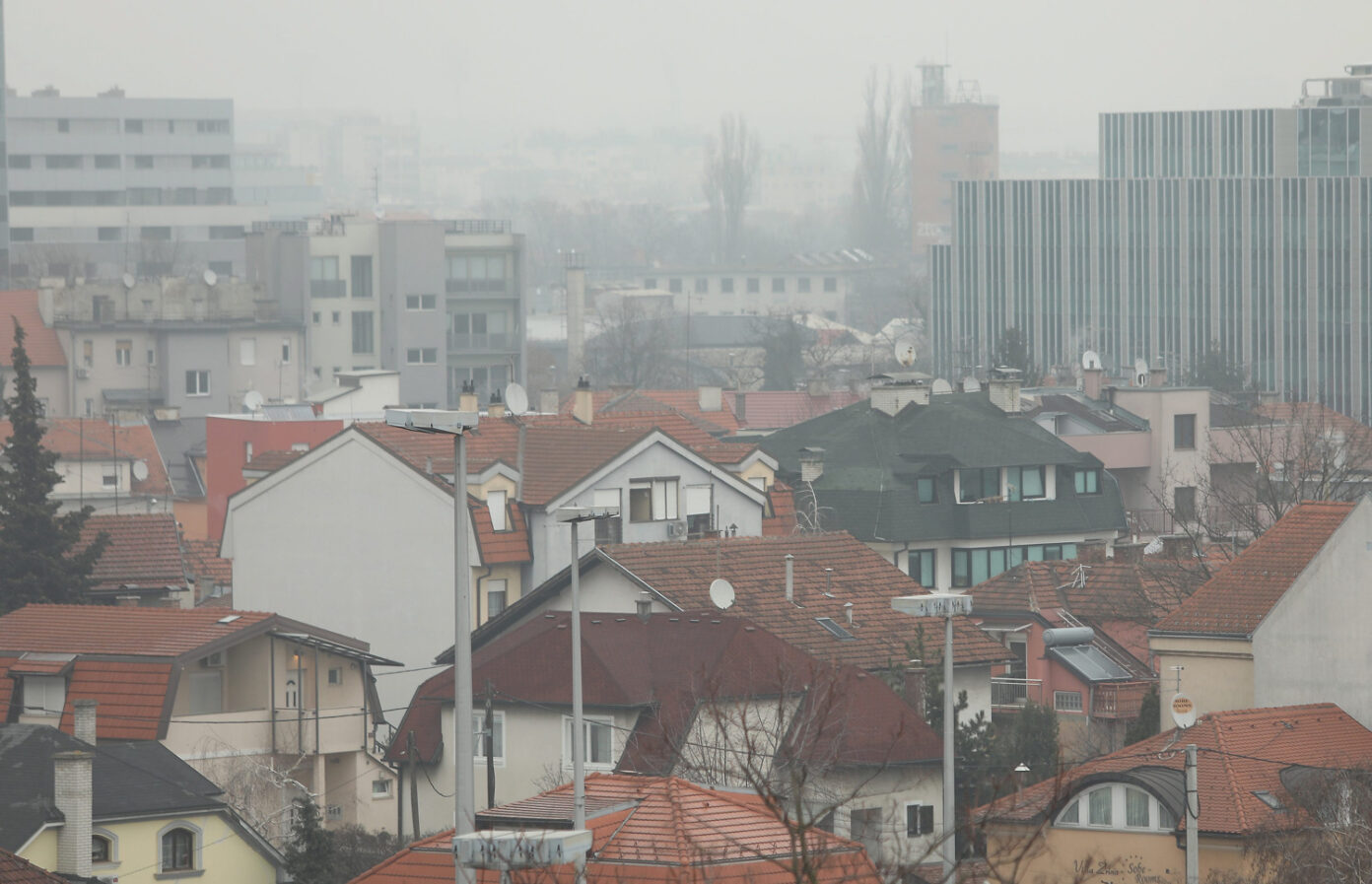 Kvaliteta zraka u Zagrebu ponovno u crvenom: 'Ljudi lože stari ...