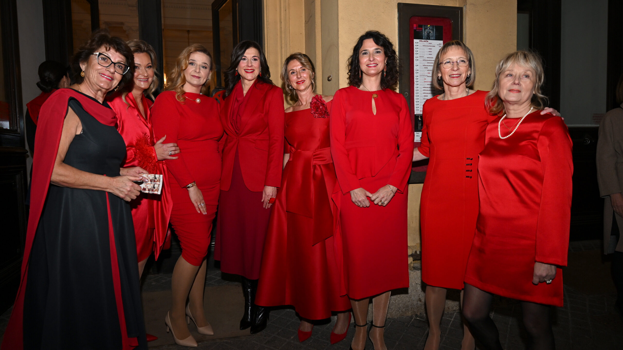 Održana akcija 'Dan crvenih haljina': Podržala ju i prva dama - Zagreb.info