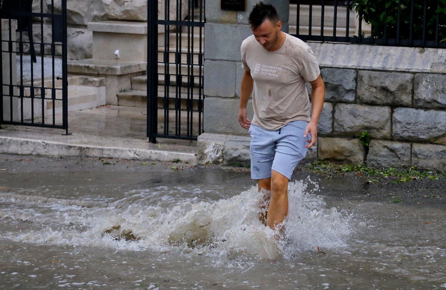 Jako nevrijeme pogodilo Split: 'Osjetio se udar, kao da je grad pogodio ...